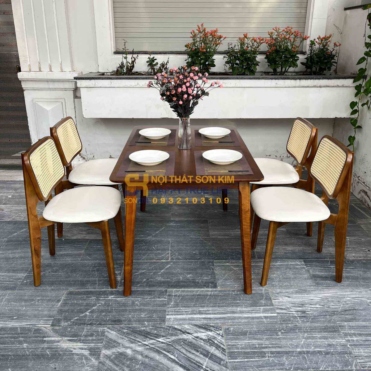 Bộ Bàn Ăn Ashley Ghế CH301 Gỗ Màu Nâu BGA93